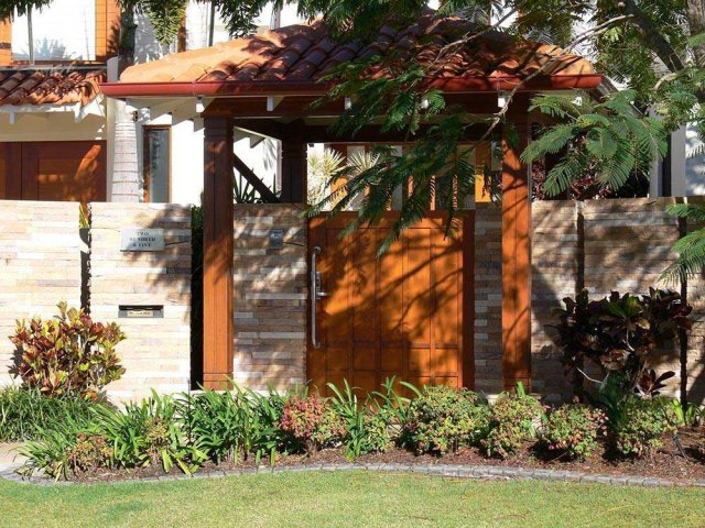 Contemporary Gates Gallery