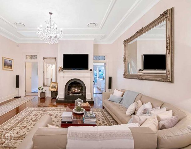 Mantlepieces Gallery